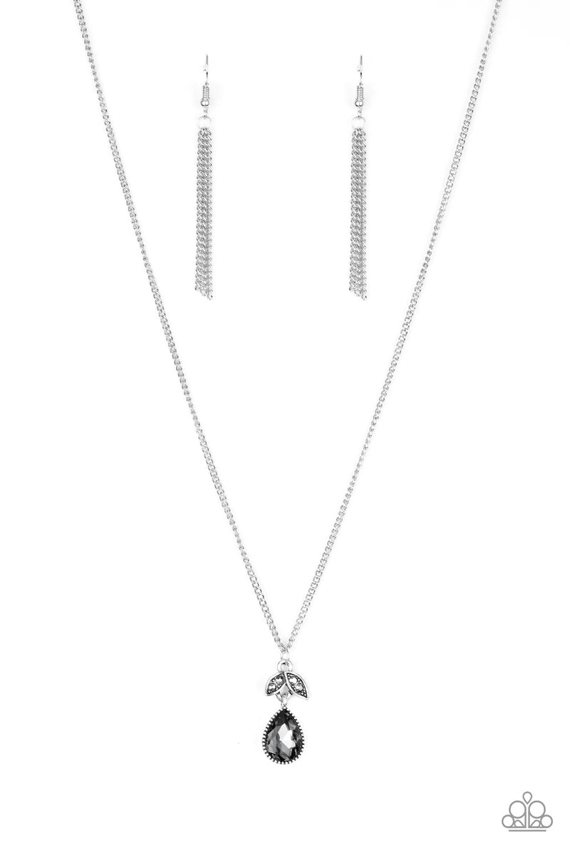 Paparazzi Exclusive Necklace Nice To Meet You Silver Gala Garland